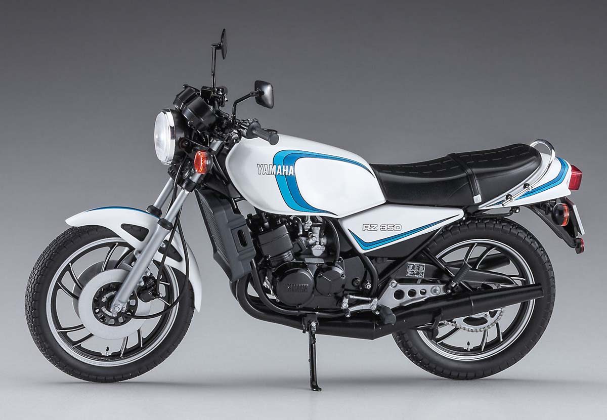 1/12 ヤマハ RZ350（4U0）（1981）【BK15】 | ハセガワ | H BK15 ヤマハ RZ350 4U0 1981 | Joshin webショップ 通販